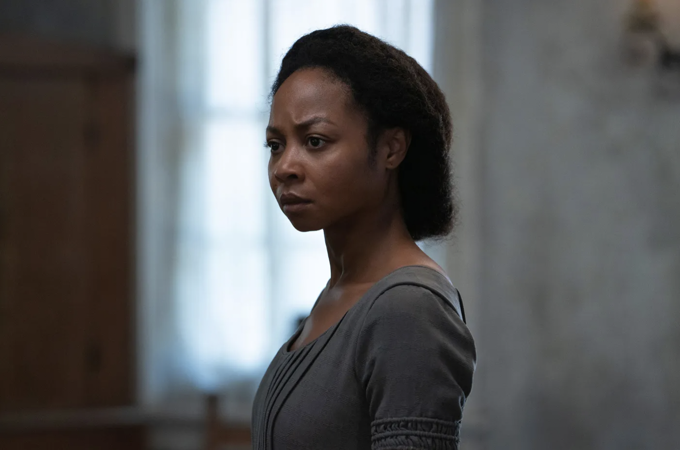 ‘Kindred’ Review: A Crude Reworking of Butler’s Classic - ImaginAtlas